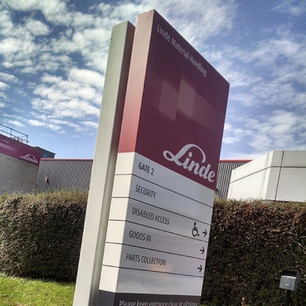 Monolith & Totem Signs