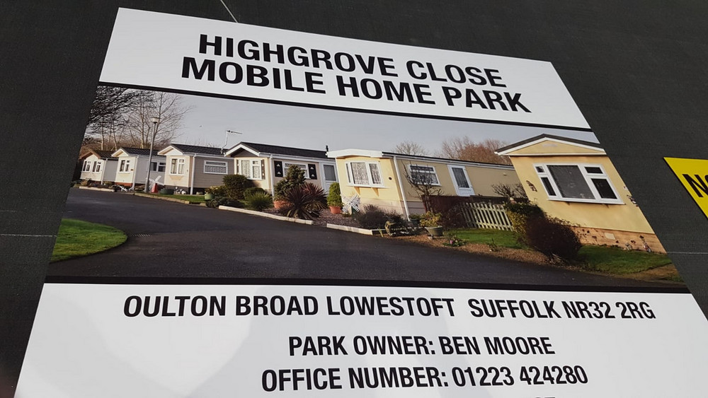 Outdoor Signs for Highgrove Close Mobile Home Park