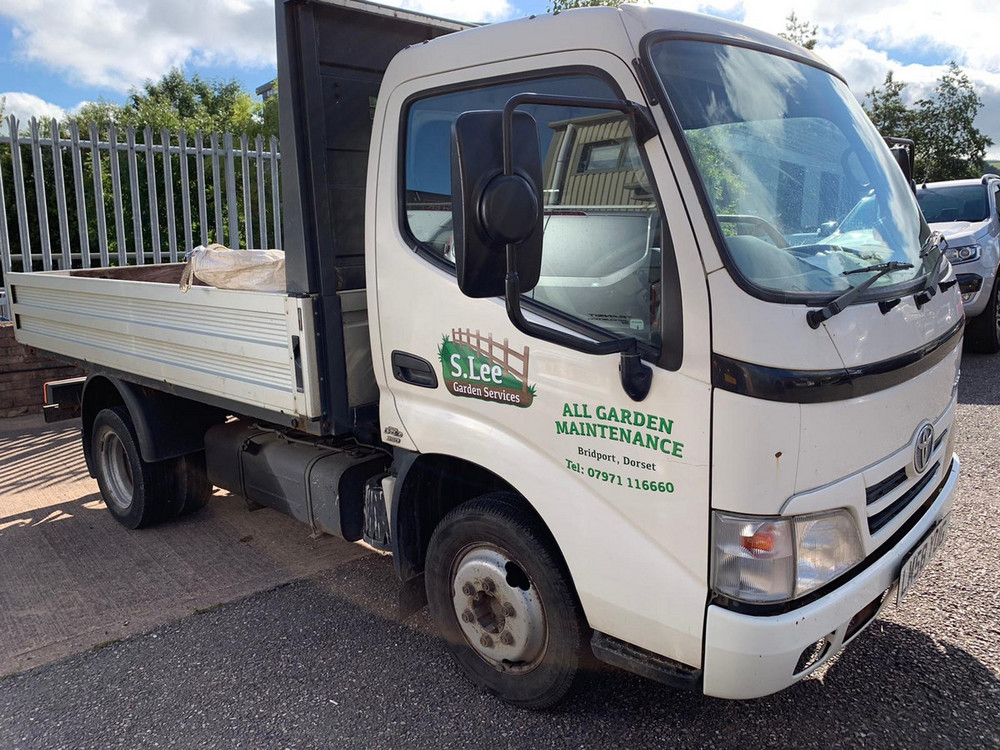 Vehicle Graphics for S. Lee Garden Services